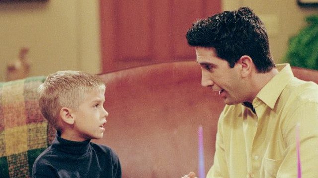 Ross's Son Ben From 'Friends' Is A Legitimate Hot AF Heart-Throb Now ...